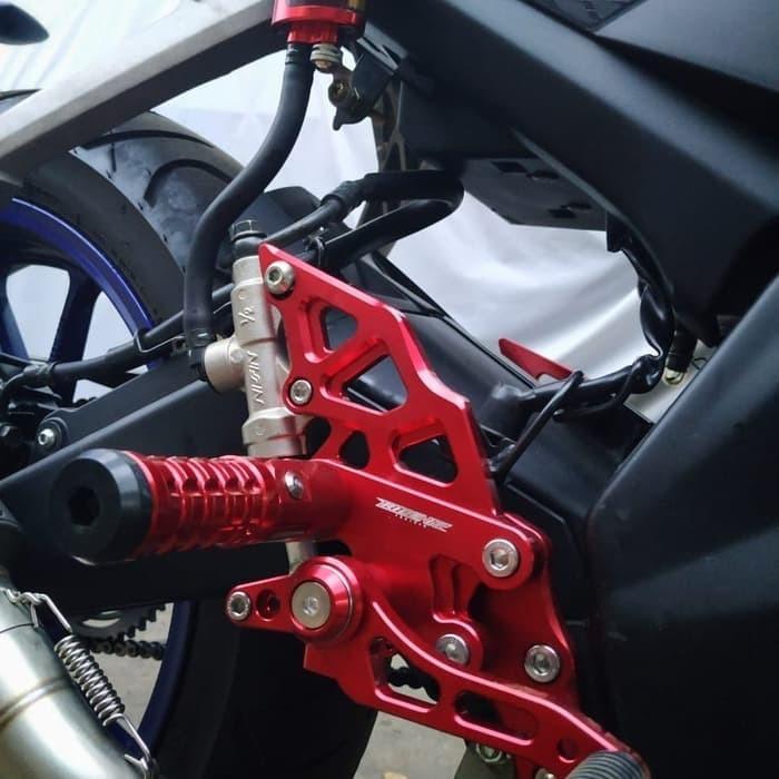 [R15 V3 MT15] Footrest For R15 V3 & MT15, Motorcycles, Motorcycle ...