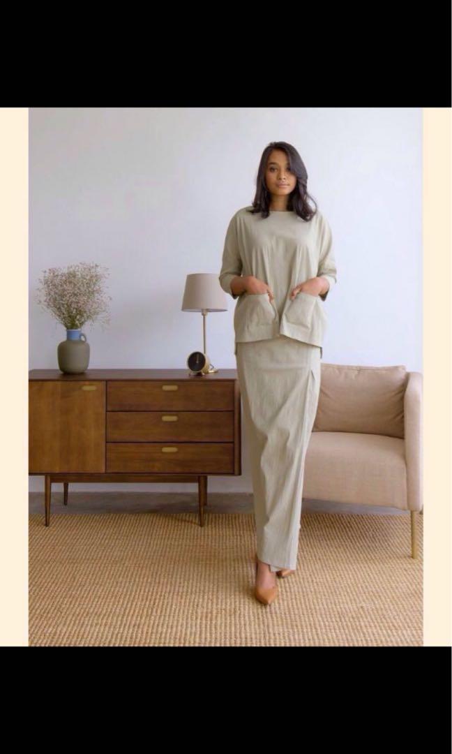 Baju kurung sara form whimsigirl, Women's Fashion, Muslimah Fashion ...