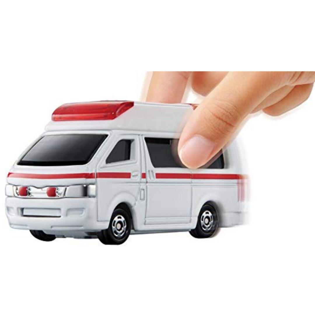 Tomica 4D 06 Toyota Himedic Ambulance(TAKARA TOMY ), 興趣及遊戲, 玩具 & 遊戲類 ...