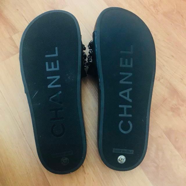 Chanel Chain Sandal (Black), Women's Fashion, Footwear, Flipflops and ...