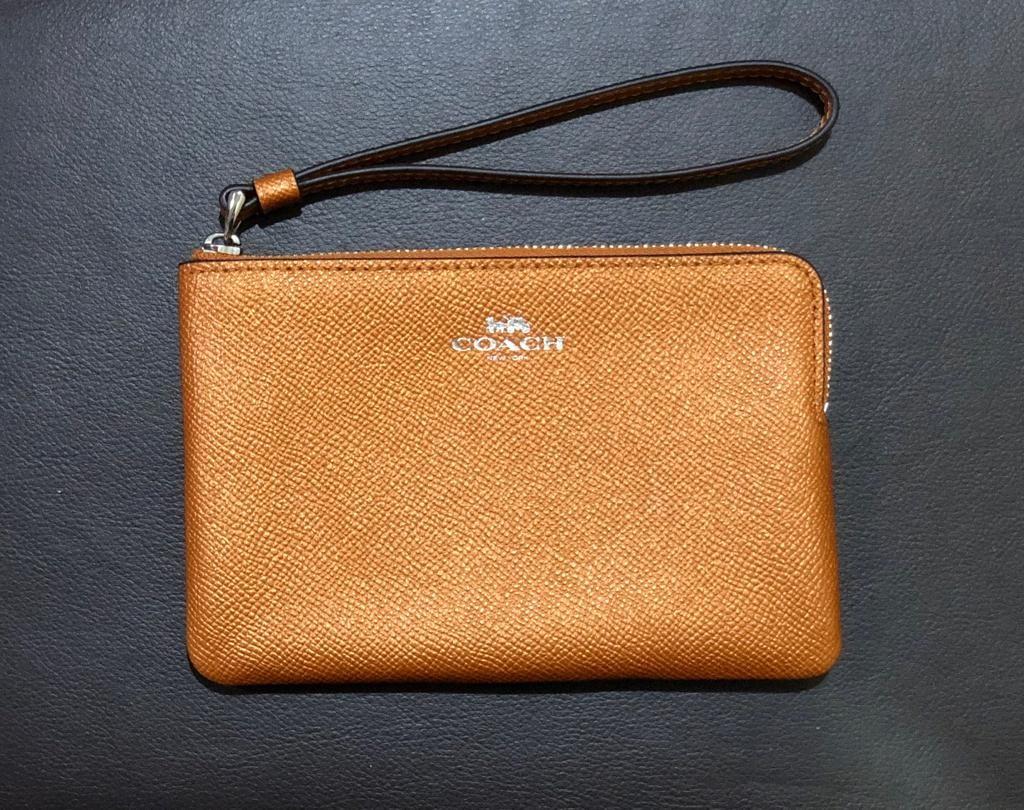 Coach Small Pouch, Barang Mewah, Tas & Dompet di Carousell