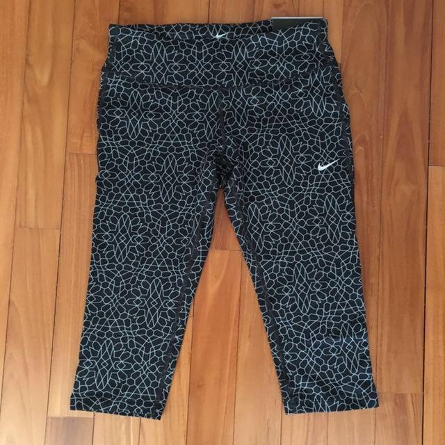 Nike Dri-fit running capris, Men's Fashion, Activewear on Carousell