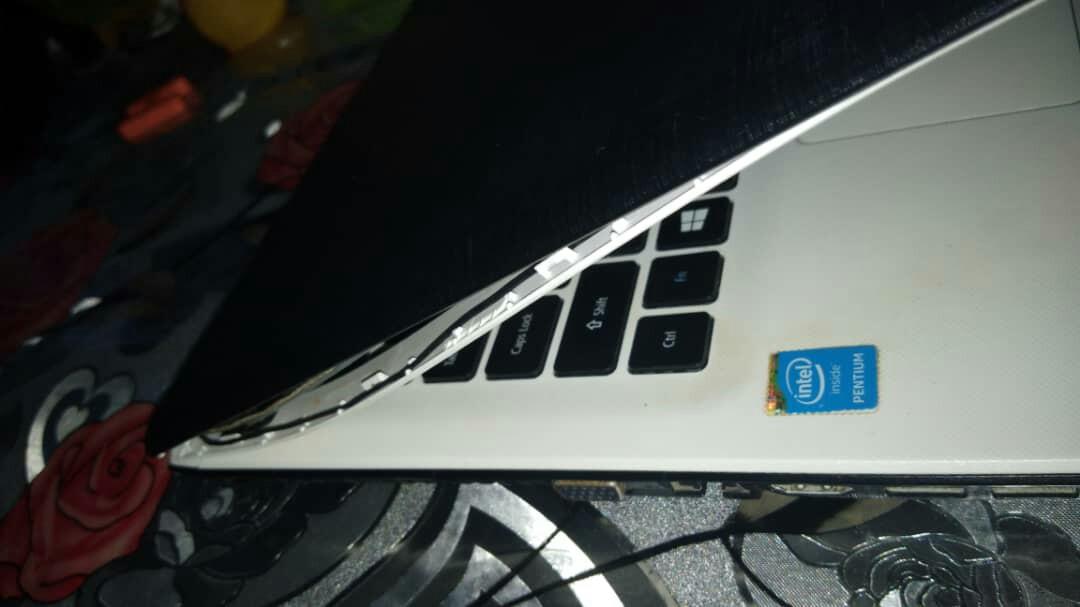 Repair hinge casing, Computers & Tech, Laptops & Notebooks on Carousell