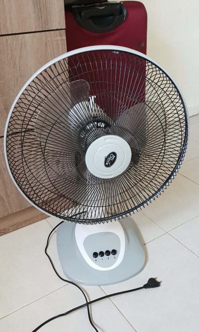 Table fan, Furniture & Home Living, Lighting & Fans, Fans on Carousell