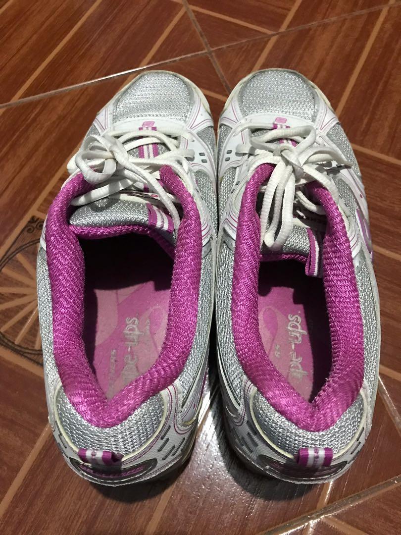 Skechers Shape Ups, Men's Fashion, Footwear, Sneakers on Carousell