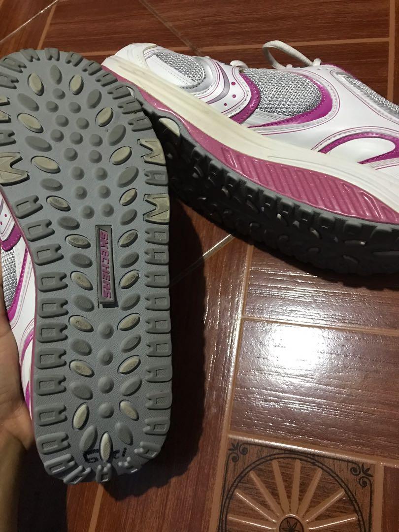 Skechers Shape Ups, Men's Fashion, Footwear, Sneakers on Carousell