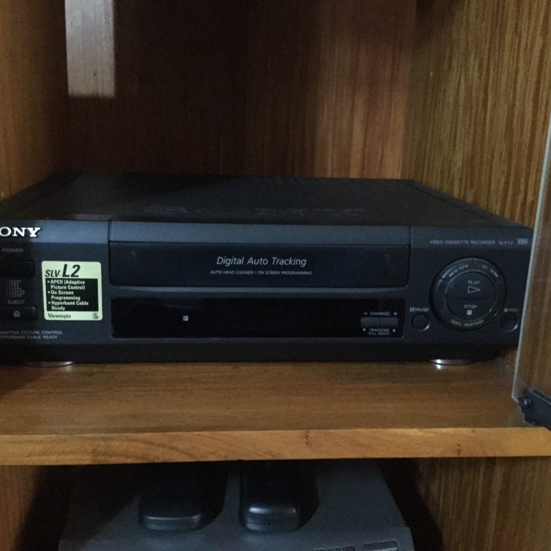 SONY VHS PLAYER, Audio, Portable Music Players on Carousell