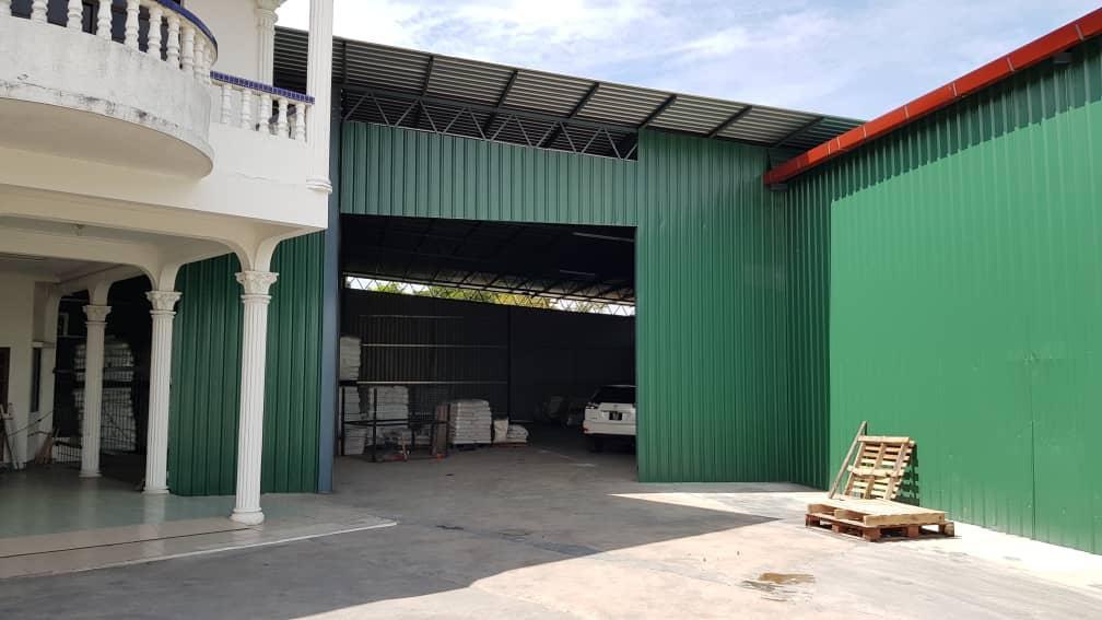 Warehouse factory at jenjarom, Property, Rentals on Carousell