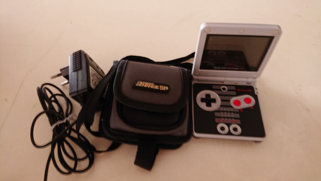 Gameboy Advance SP special edition (Working), Video Gaming, Video Game ...