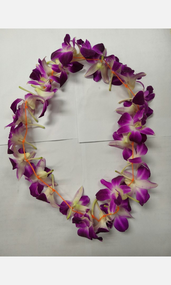 Hawaiian Garland / Hawaiian Lei, Furniture & Home Living, Home Decor ...