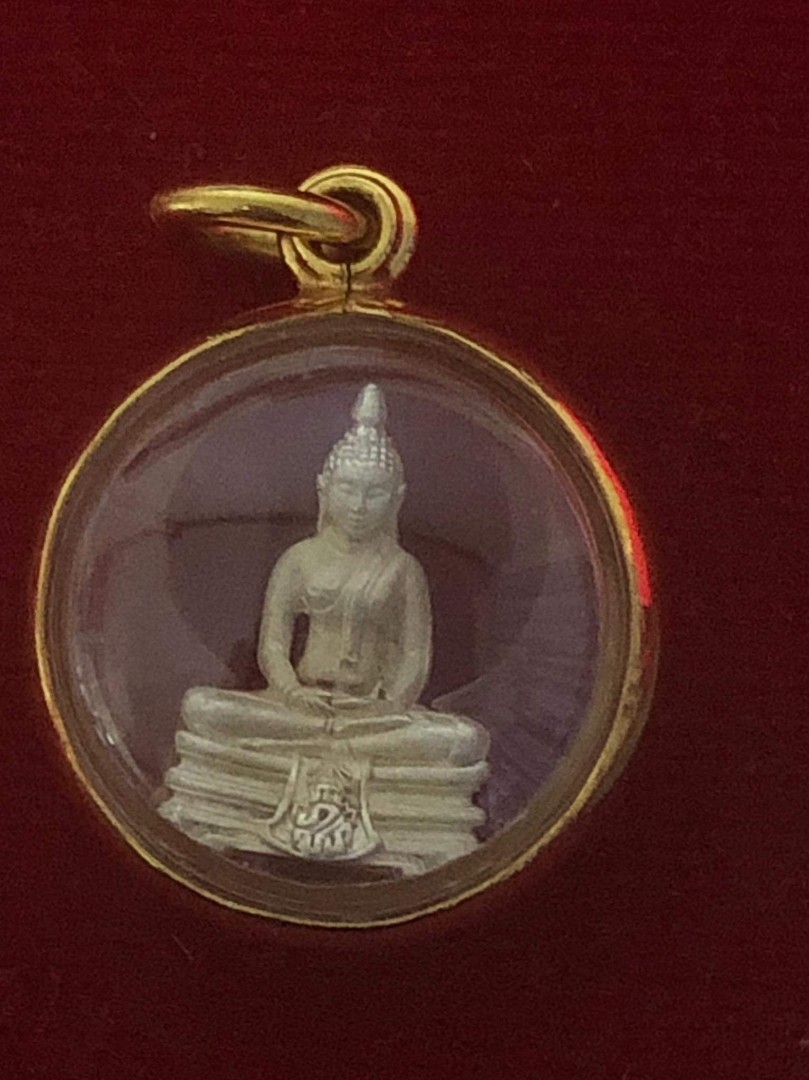 LP sothorn ner ngern 2539 with real thai gold casing, Hobbies & Toys ...