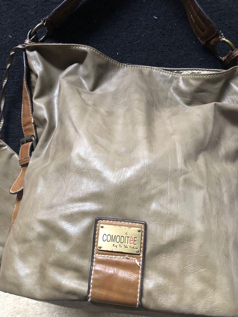 Comoditee, Barang Mewah, Tas & Dompet di Carousell