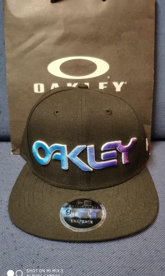 Oakley Cap, Men's Fashion, Watches & Accessories, Caps & Hats on Carousell
