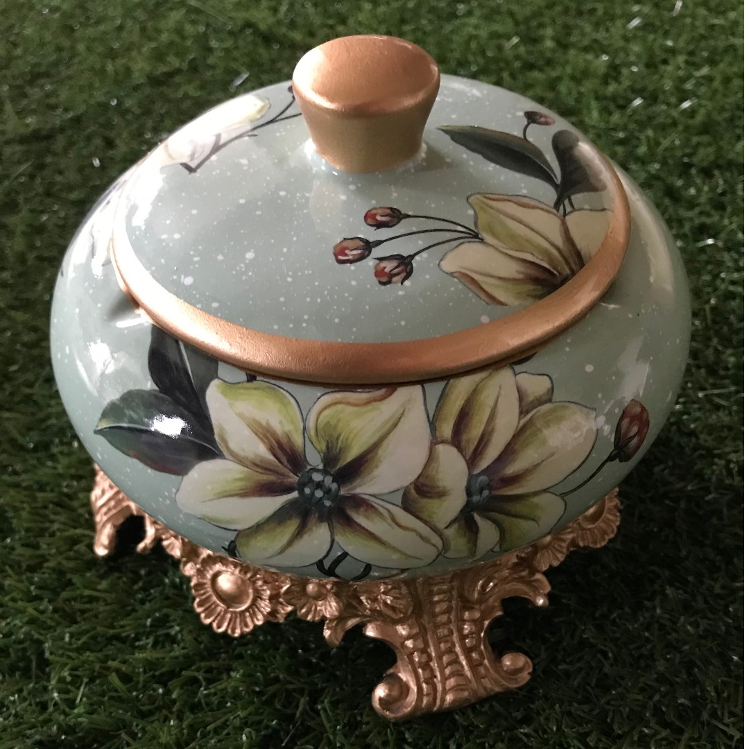 Beautiful Floral Themed Cigarillo/ Cigarette Ashtray/ Decorative Bowl ...