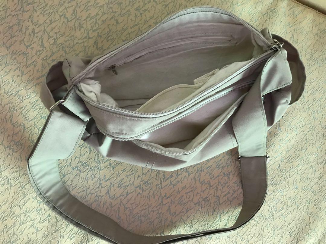 REPRICED: Cose Sling/Messenger Bag on Carousell