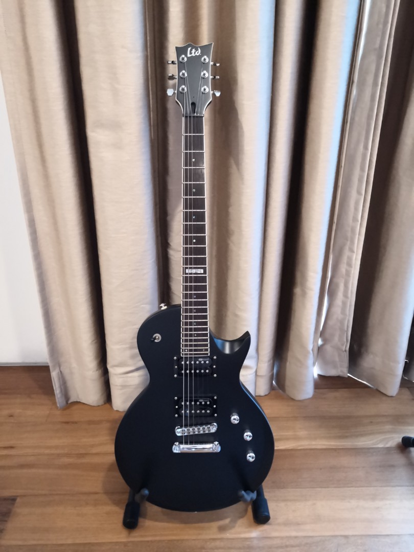 ESP Ltd ec-200 electric guitar and amplifier with delay and Distortion ...