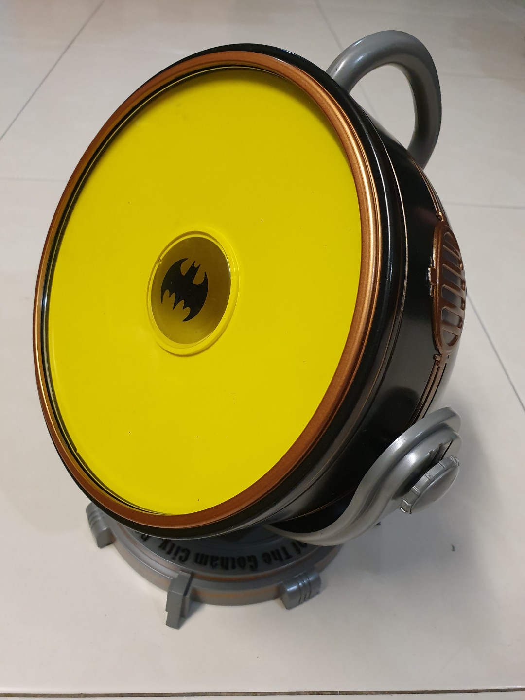 THE BATSIGNAL OFFICIAL PROP REPLICA, Hobbies & Toys, Memorabilia ...