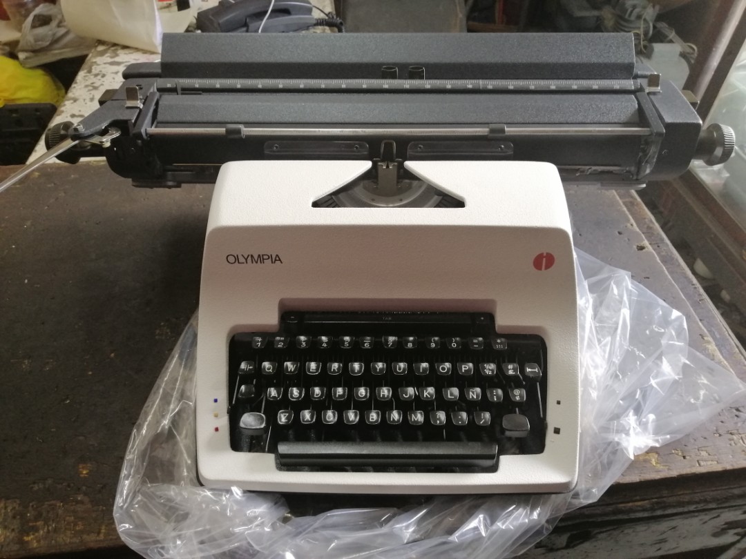 18 inches Olympia manual typewriter, Audio, Portable Music Players on ...