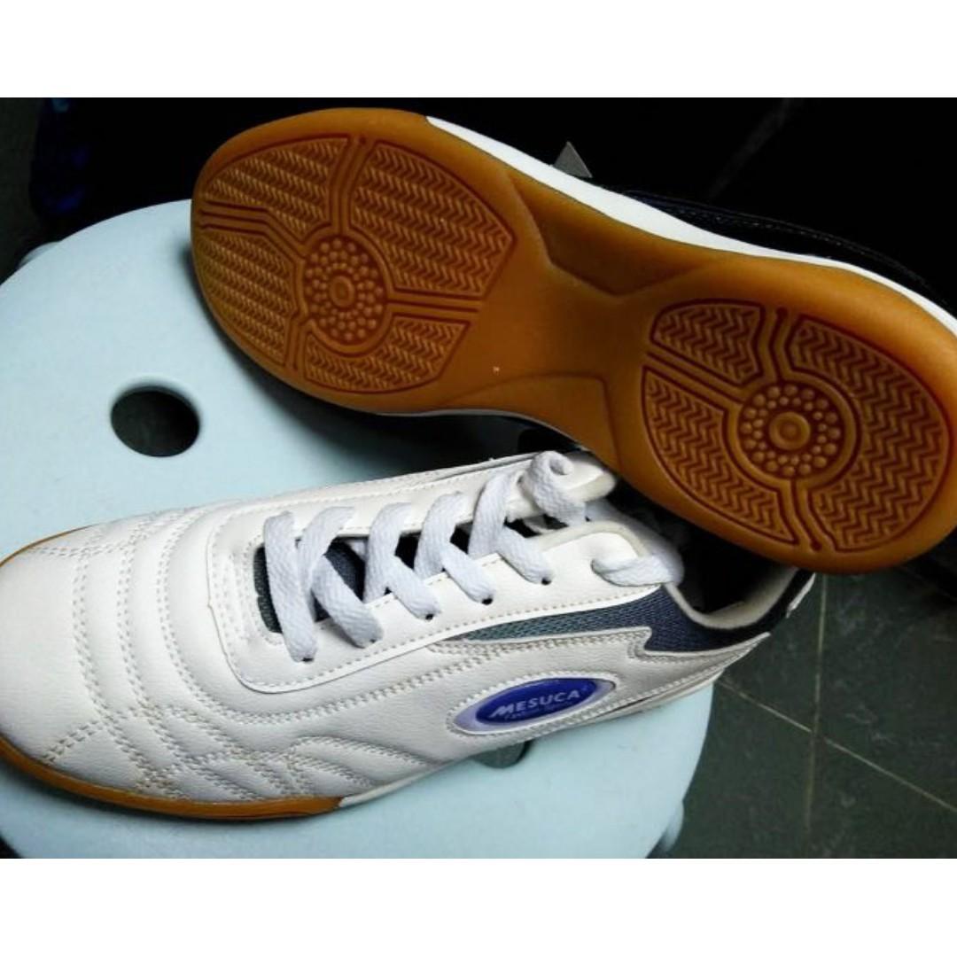 全新 MESUCA 麥斯卡 (石屎地)皮運動鞋 白色波鞋 , 男裝, 鞋, 西裝鞋 - Carousell