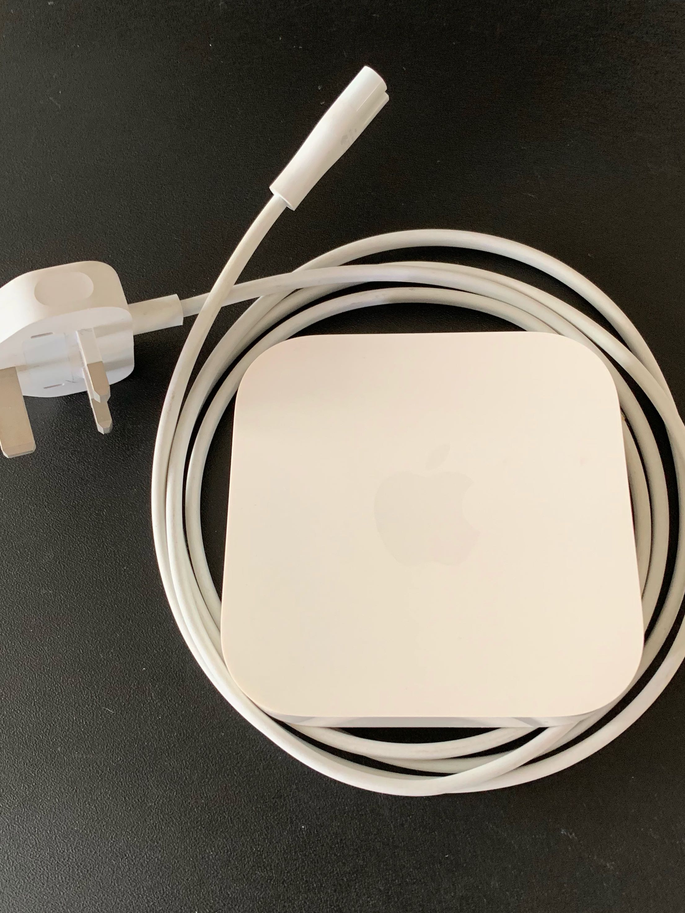Apple WiFi Airport Express 2nd Gen A1392, Mobile Phones & Gadgets ...
