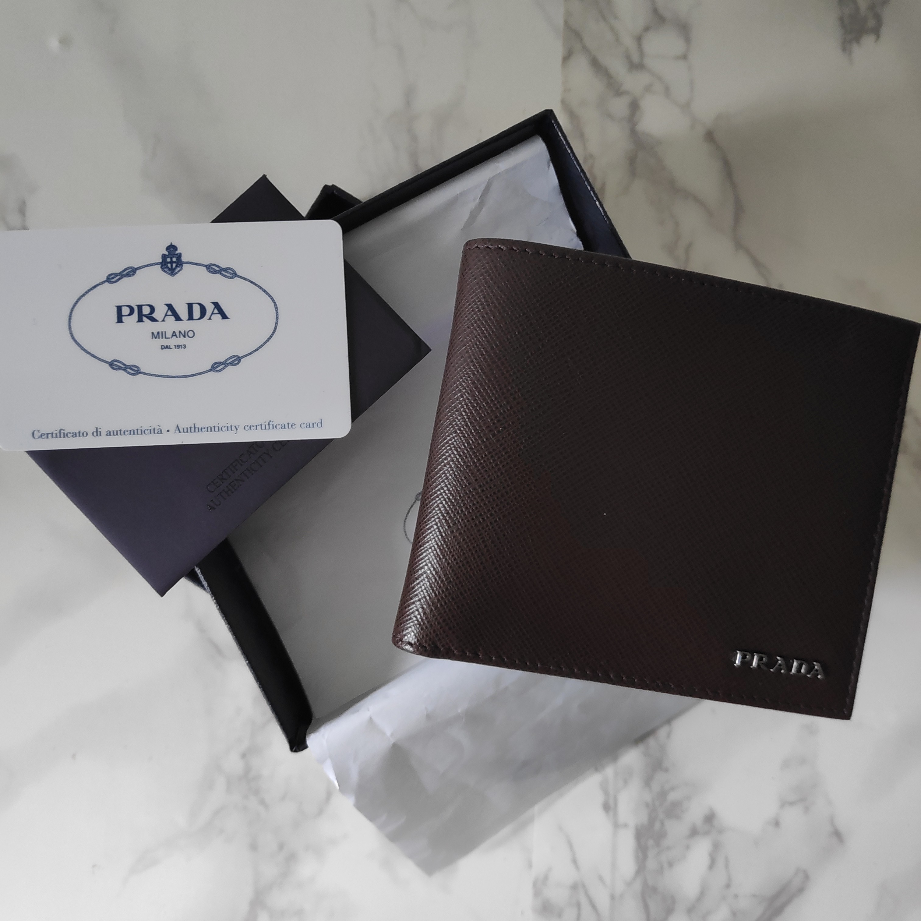 Authentic Prada 2MO513 Bi-fold Saffiano Bicolo Wallet, Men's Fashion ...