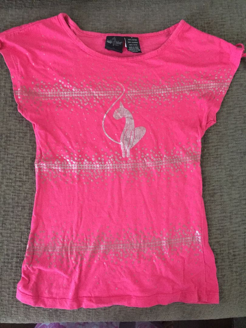 Tshirt, Women's Fashion, Tops, Shirts on Carousell