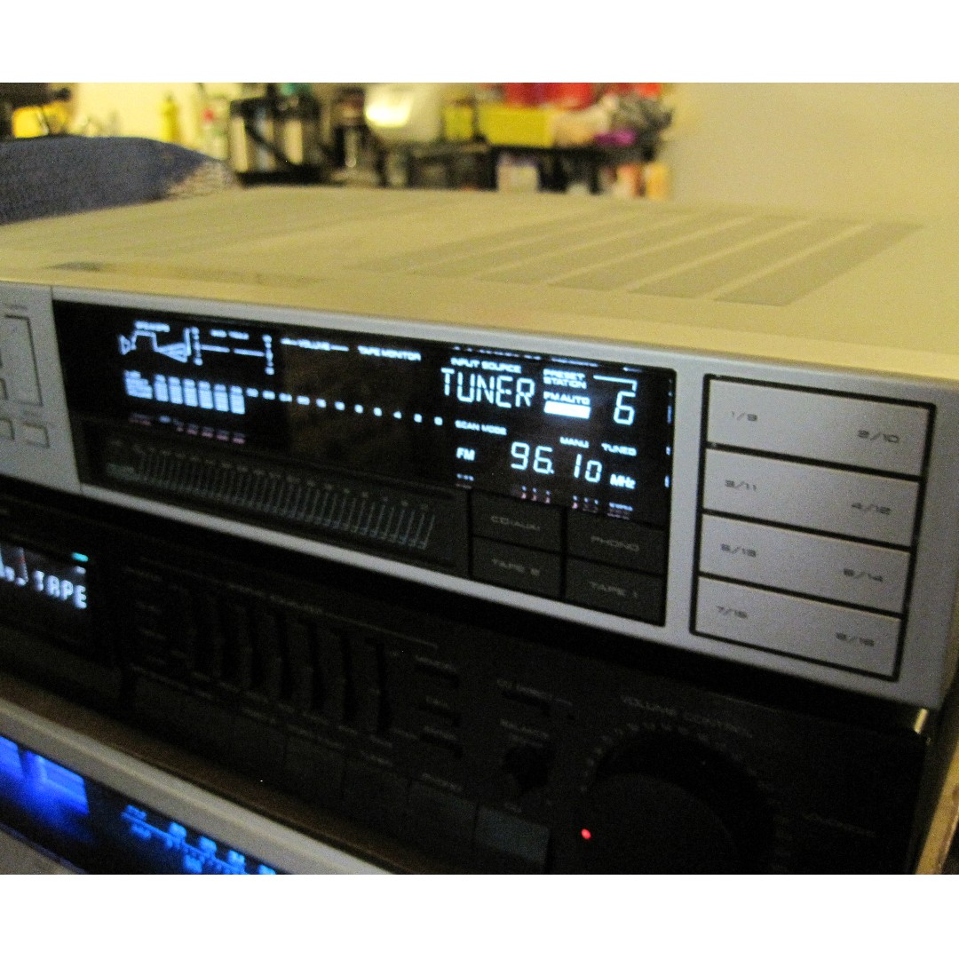 Akai AA-A25 Computer Controlled AM / FM Stereo Receiver., Audio ...