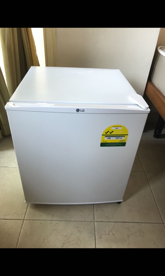 LG Mini bar fridge, TV & Home Appliances, Kitchen Appliances ...