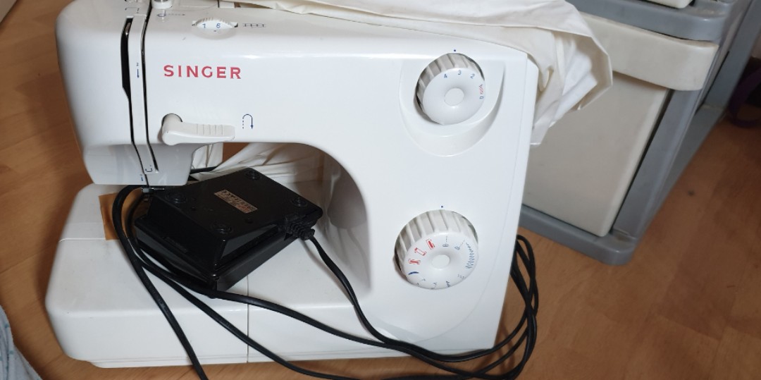Singer Sewing Machine Model 8280, TV & Home Appliances, Washing ...