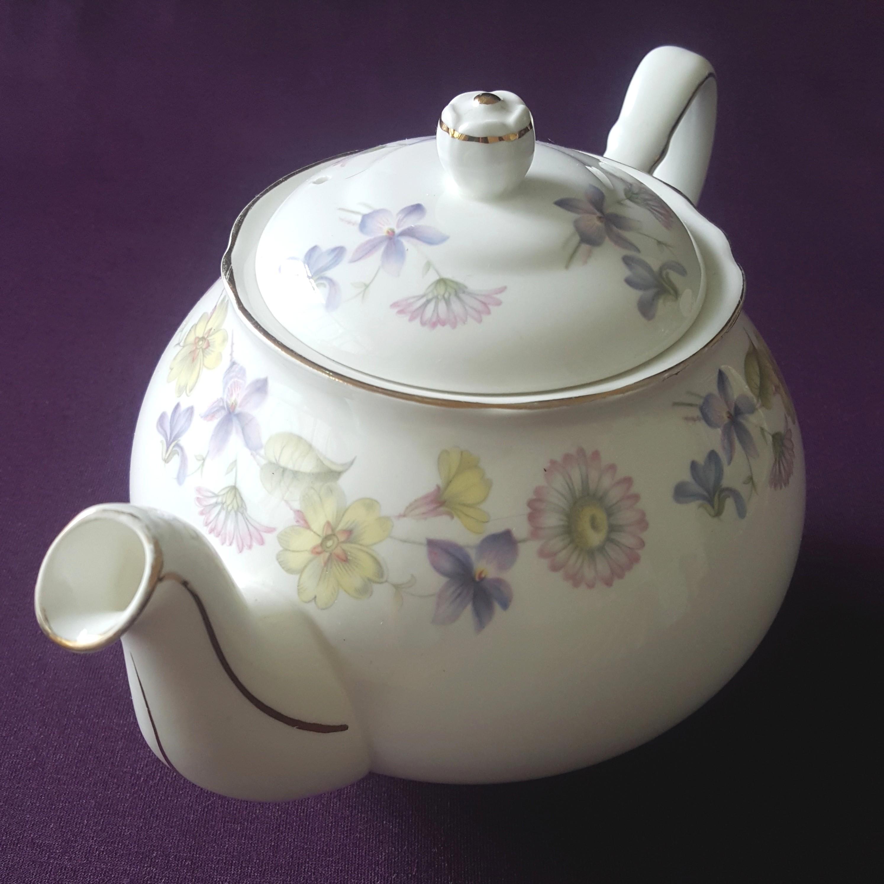 Vintage Duchess 'Spring Days' Teapot for 2, Furniture & Home Living ...