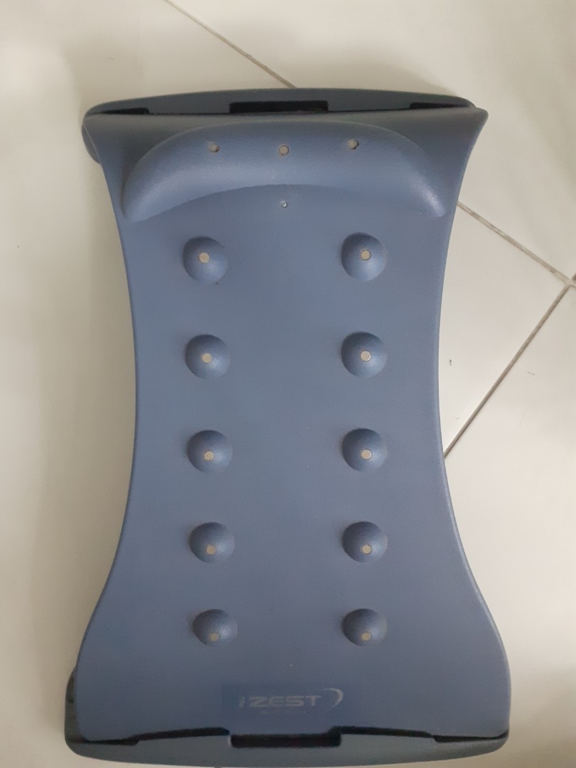 iZEST neck relax, Health & Nutrition, Massage Devices on Carousell