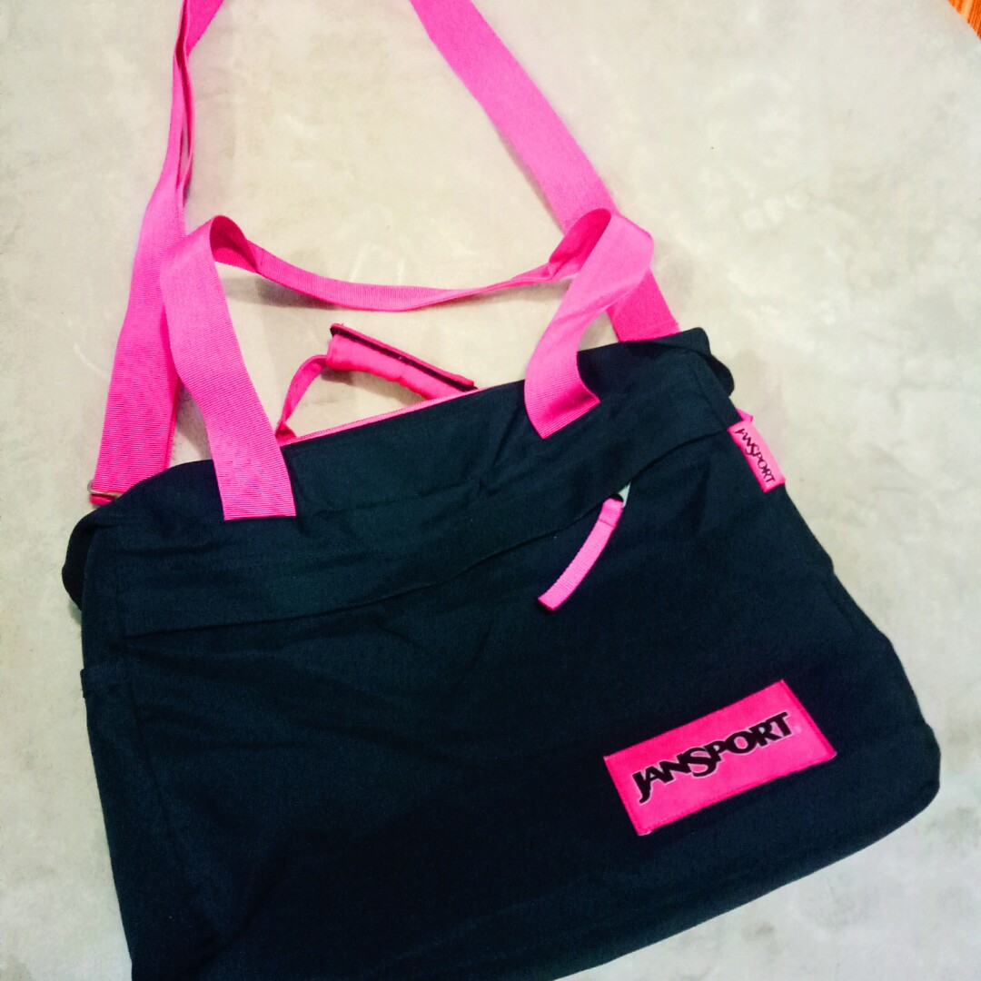 Jansport tote bag , Women's Fashion, Bags & Wallets, Backpacks on Carousell