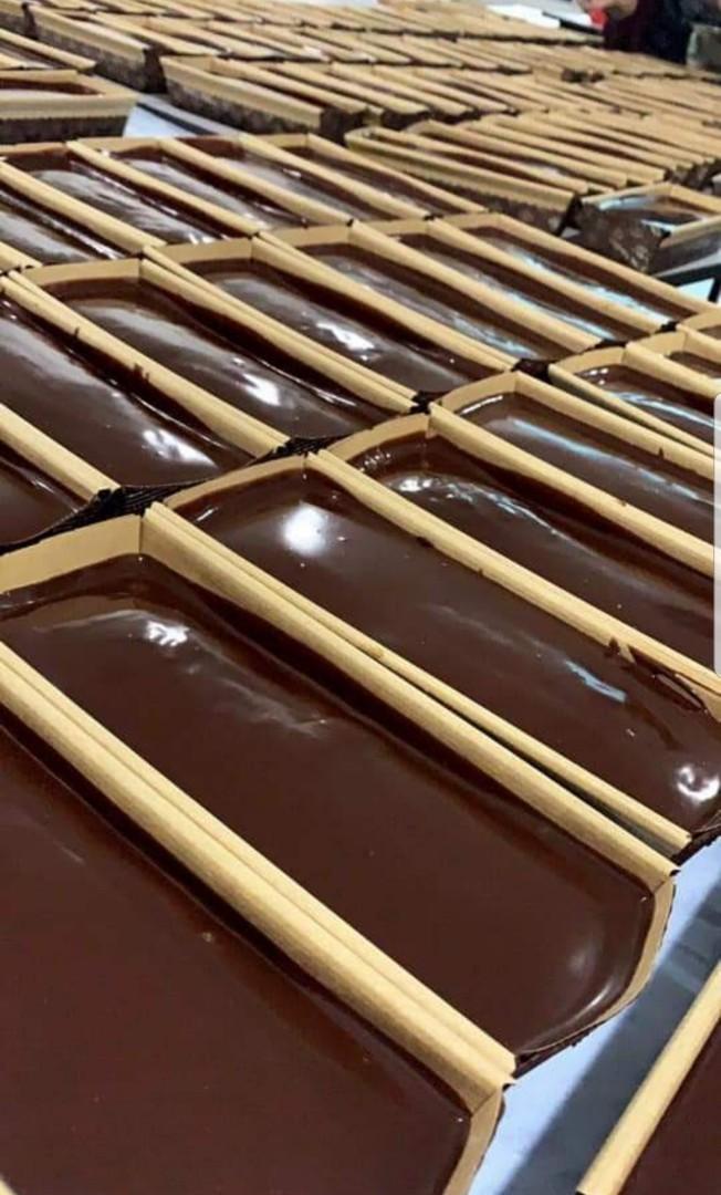 Mont Choco Premium Swiss Cake, Food & Drinks, Packaged & Instant Food ...