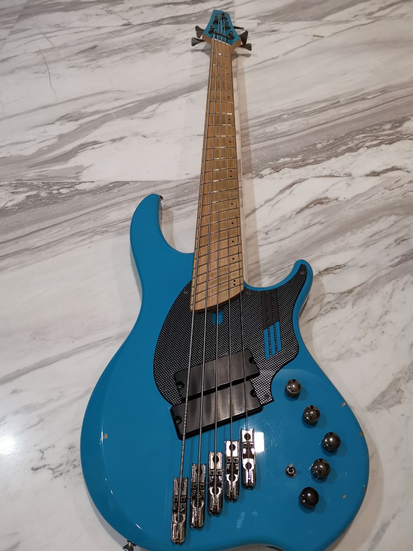 Dingwall NG2 Combustion 5 string bass, Hobbies & Toys, Music & Media ...