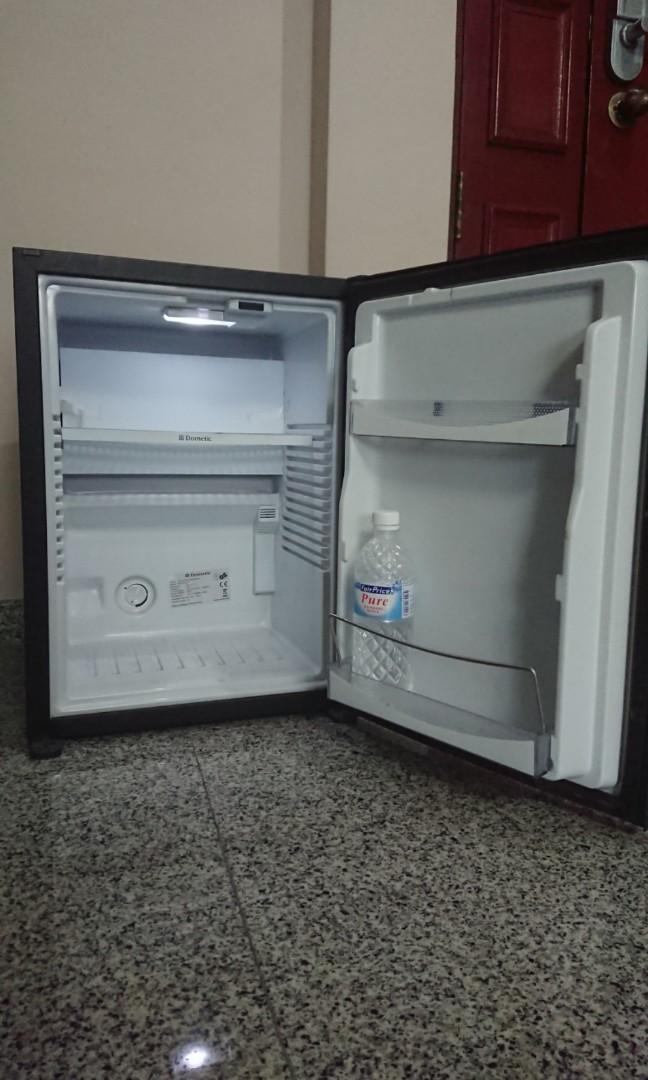 Dometic Mini Bar Fridge, TV & Home Appliances, Kitchen Appliances ...