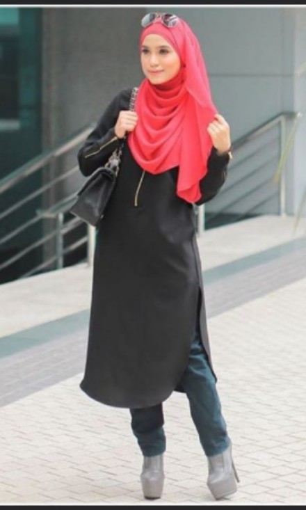 Luna Midi Blouse in Black, Women's Fashion, Muslimah Fashion, Tops on ...
