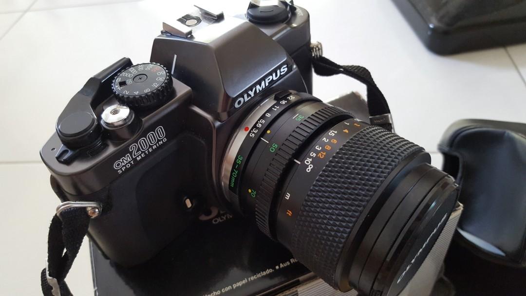 Olympus OM 2000 Spot Metering Auto-Zoom SLR Film Camera, Photography ...