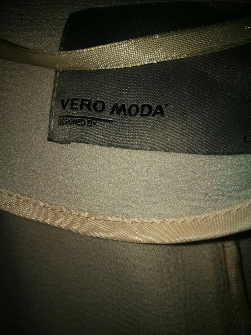 Vera Moda Coat, Women's Fashion, Coats, Jackets and Outerwear on Carousell