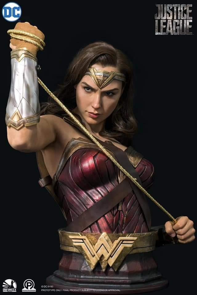 Infinity Studio Life Size Wonder Woman Bust 1:1 Scale, Hobbies & Toys ...