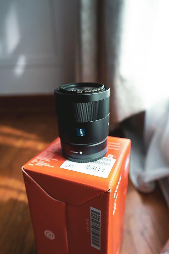 Sony FE 55mm F1.8 Zeiss Lens, Photography, Lens & Kits on Carousell