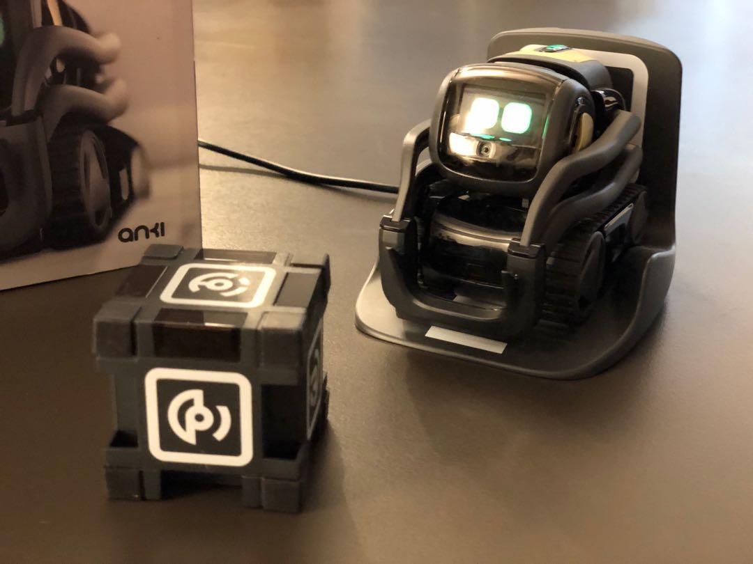 ANKI VECTOR, 傢俬＆家居, 其他, 家居改善及收納用品 - Carousell