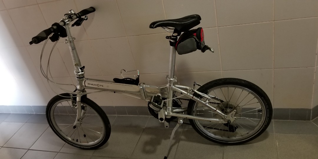 紀念版銀色輕便Dahon 單車(銀色), 運動產品, 單車及配件, 單車 - Carousell