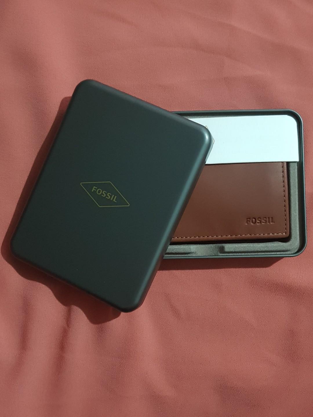 Fossil Wallet, Men's Fashion, Watches & Accessories, Wallets & Card ...
