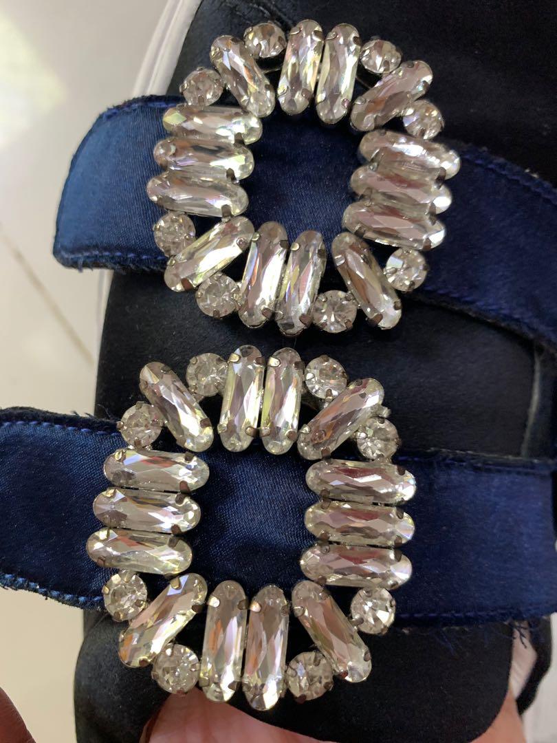 RV sneakers, Women's Fashion, Footwear, Sneakers on Carousell