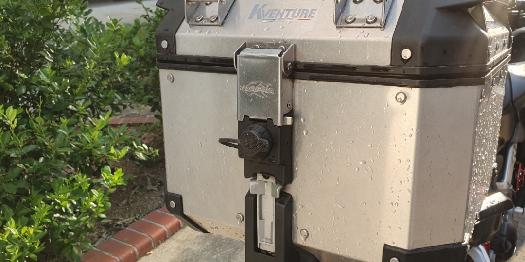 Trax box 42 litre, Motorcycles, Motorcycle Accessories on Carousell