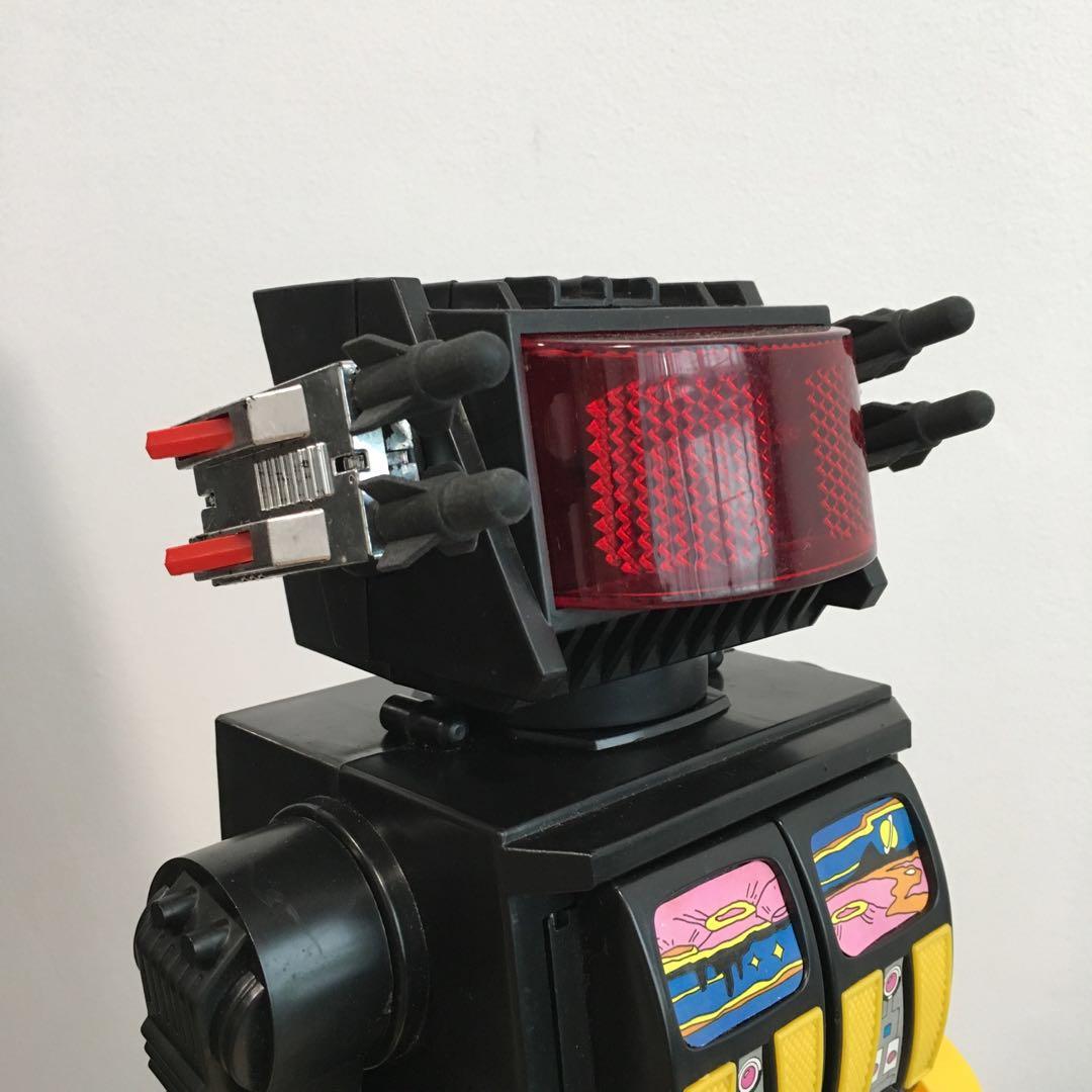 Vintage 80s robot action invader very good condition mechanical retro old school. Childhood toys ...