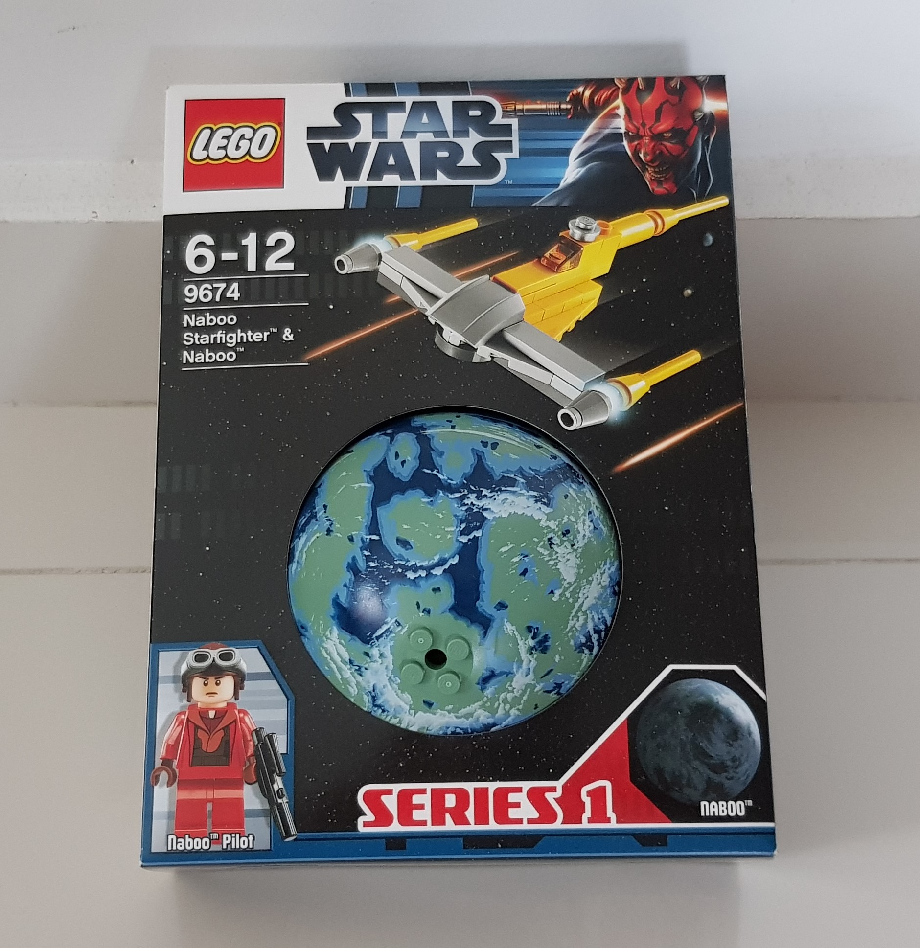 LEGO Star Wars [9674 Naboo Starfighter & Naboo], Hobbies & Toys, Toys ...