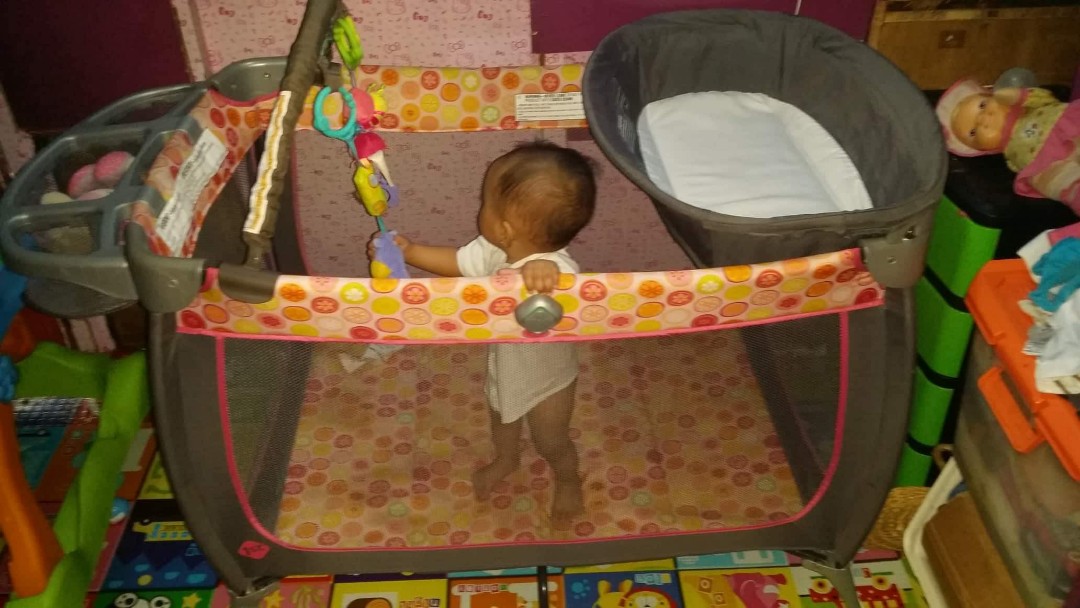 Safety 1st crib/playpen, Babies & Kids, Baby Nursery & Kids Furniture ...