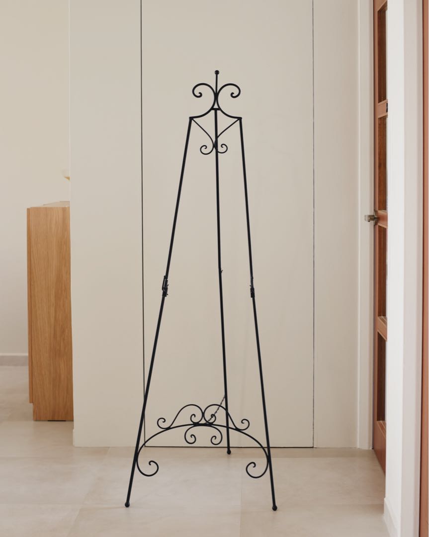 Black Metal Easel, Furniture & Home Living, Home Decor, Frames ...