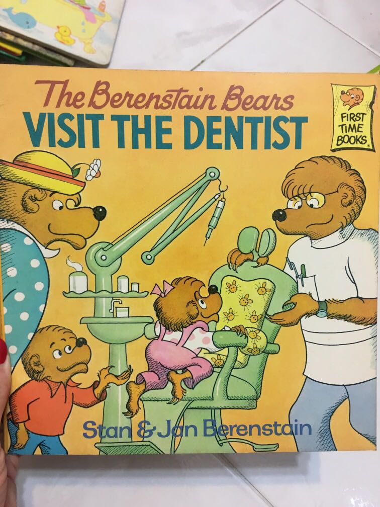 The Berenstain Bears Visit the Dentist, Hobbies & Toys, Books ...